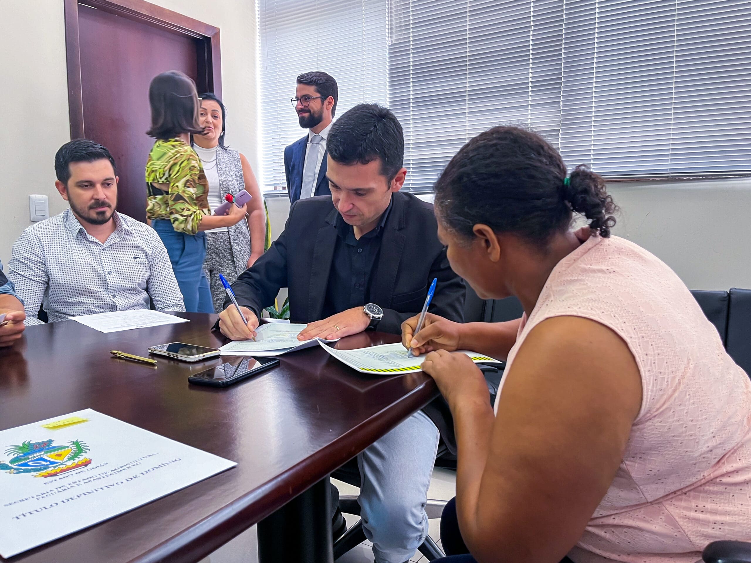 Estado entrega novos títulos definitivos de posse de terras